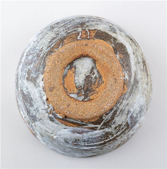 Robin Welch | ROBIN WELCH (1936-2019); a footed stoneware bowl with ...