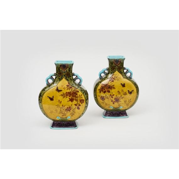 Joseph-Theodore Deck | Paire de petits vases gourde en faïence émaillée ...
