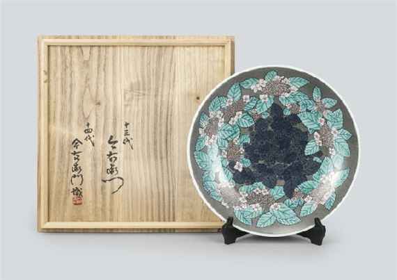 Imaizumi Imaemon | Iro-nabeshima plate with design of hydrangea | MutualArt