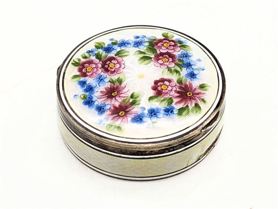 Sterling | STERLING SILVER ENAMEL BOX | MutualArt