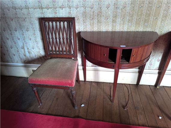 Directoire | Directoire-style half-moon console - Opening with a ...