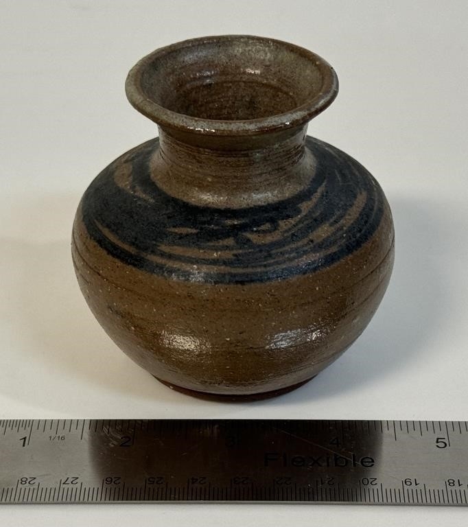 David Freeze | HANDSOME SIGNED DAVID FREEZE NB POTTERY BUD VASE | MutualArt