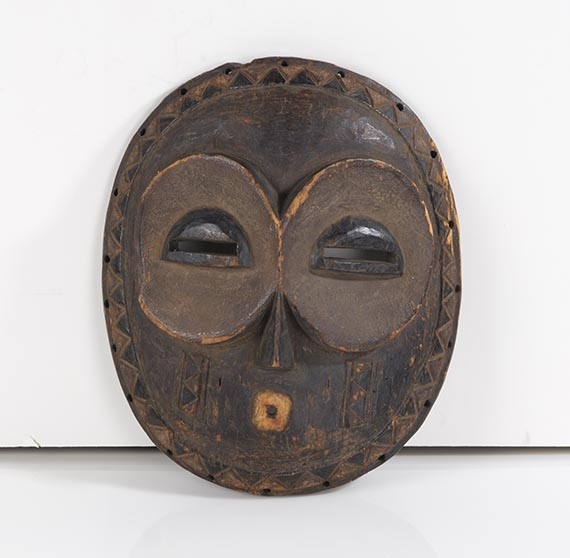 African School | Maske. Kongo | MutualArt