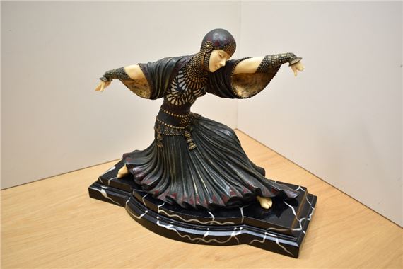 Demétre H. Chiparus | composition figure of an Eqyptian Courtesan ...