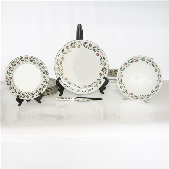 Royal Doulton | Group of Royal Doulton English Porcelain Holly Pattern ...