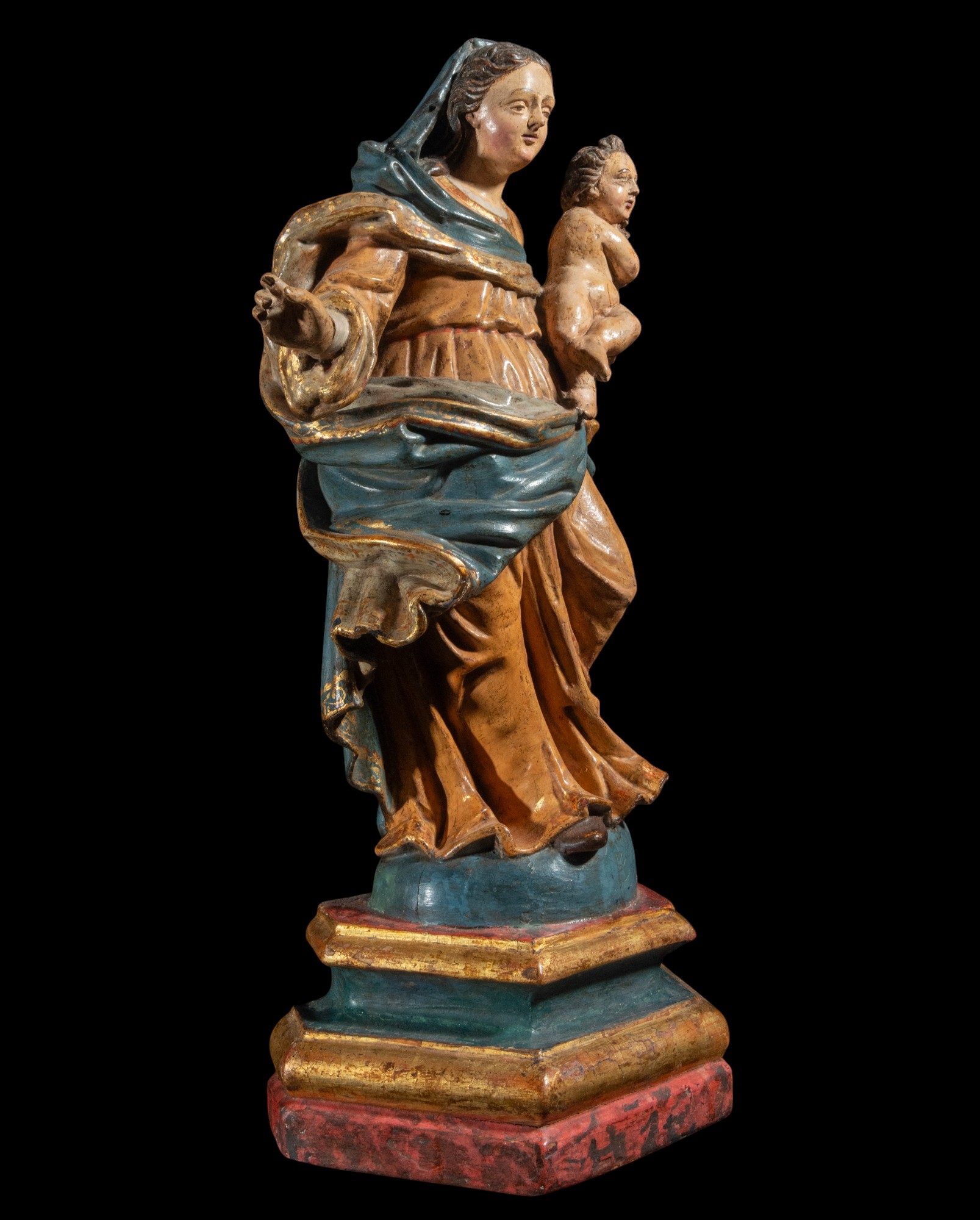 Spanish School, 17th Century | Escuela Española del siglo XVII - Virgen con el Niño | MutualArt
