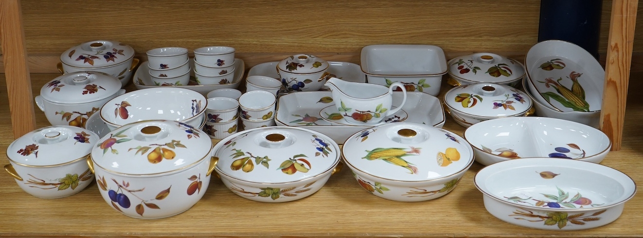 Royal Worcester | A collection of Royal Worcester Evesham dinnerware to ...