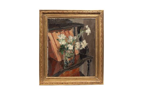 Victor Guillaume | Bouquet de roses blanches sur étagère (1880) | MutualArt