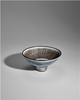 Lucie Rie | Pink footed bowl (Circa 1980) | MutualArt