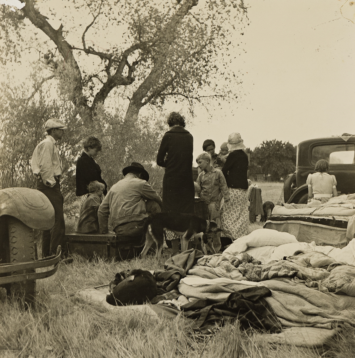 Dorothea Lange | Squatters along Highway near Bakersfield (1935 ...