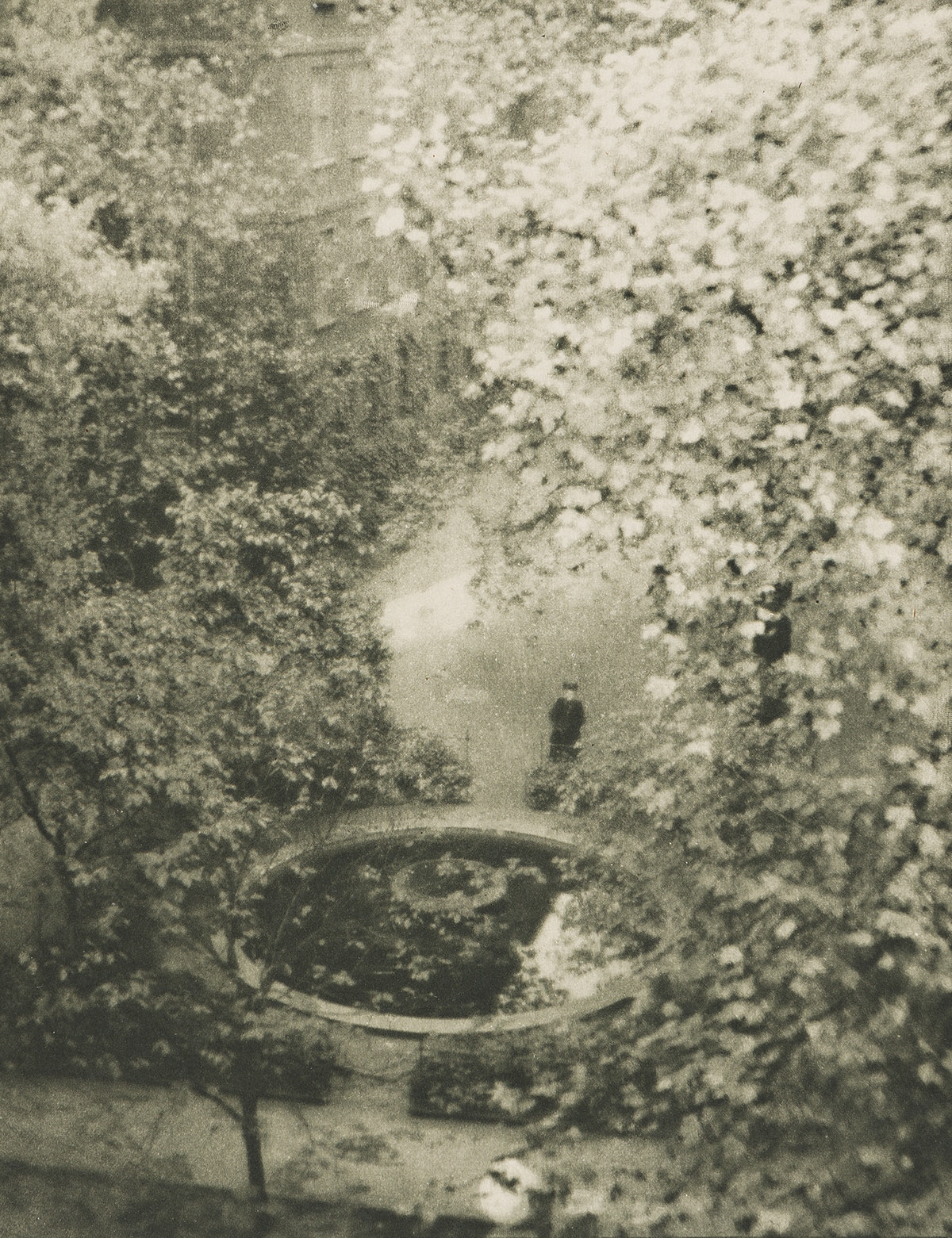 Alvin Langdon Coburn | ALVIN LANGDON COBURN. (1909) | MutualArt