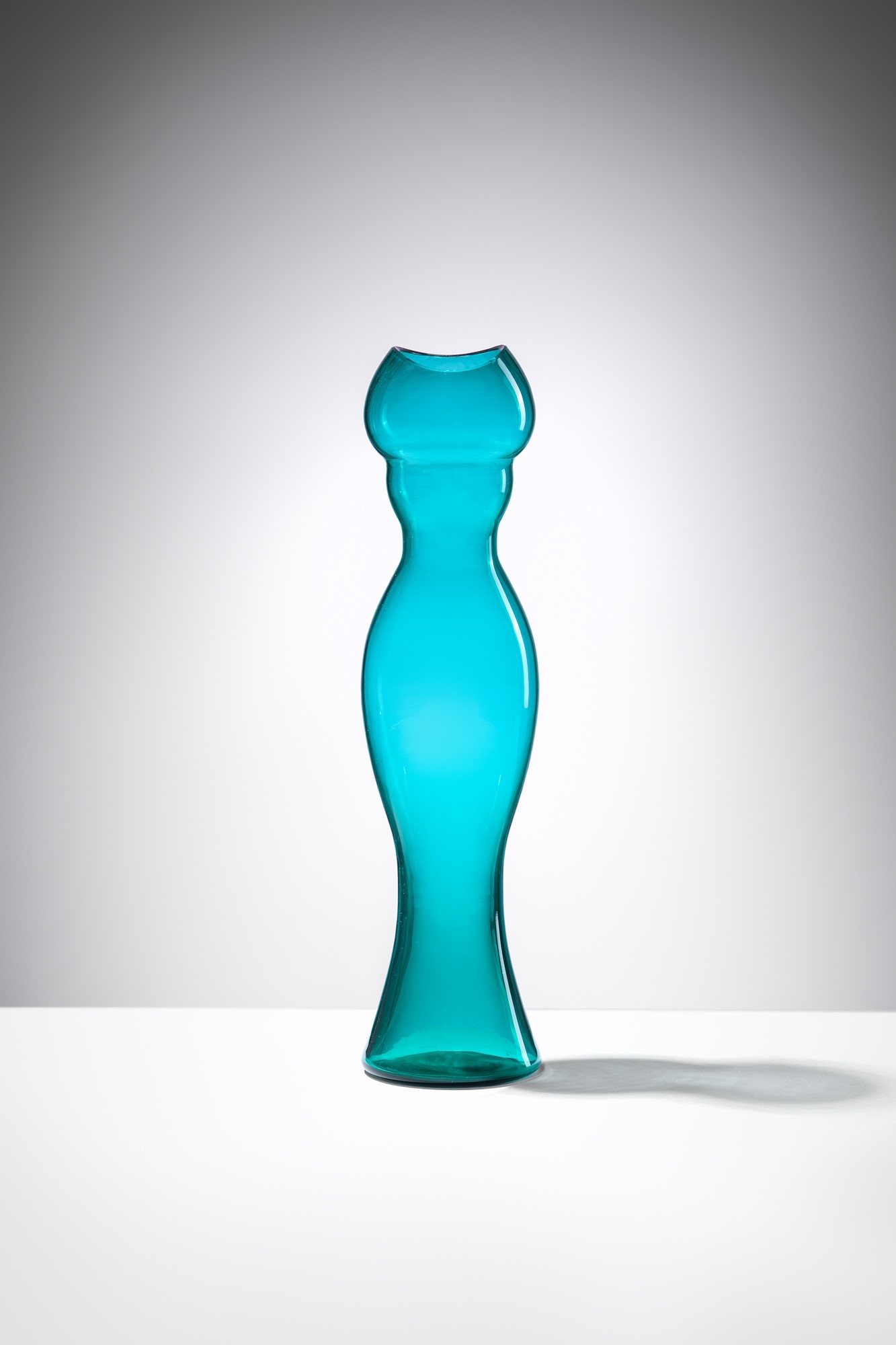 Danilo de Rossi | Vaso della serie Le Dive (2024) | MutualArt