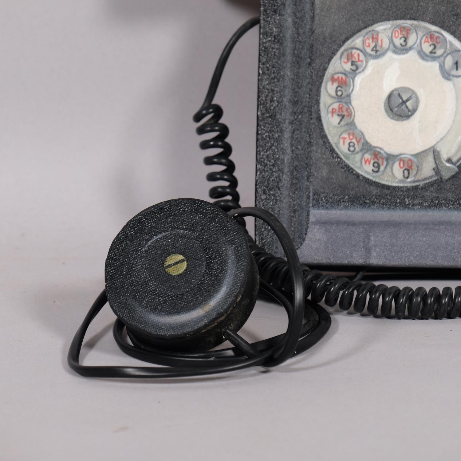 Paul Critchley | trompe l'oeil telephone sculpture | MutualArt