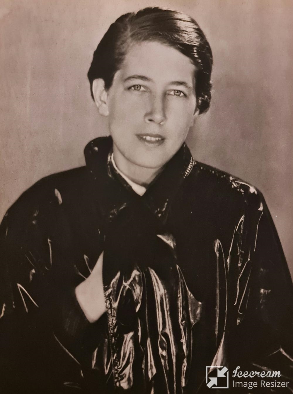 Man Ray | MAN RAY (1890-1976 (20th Century) | MutualArt