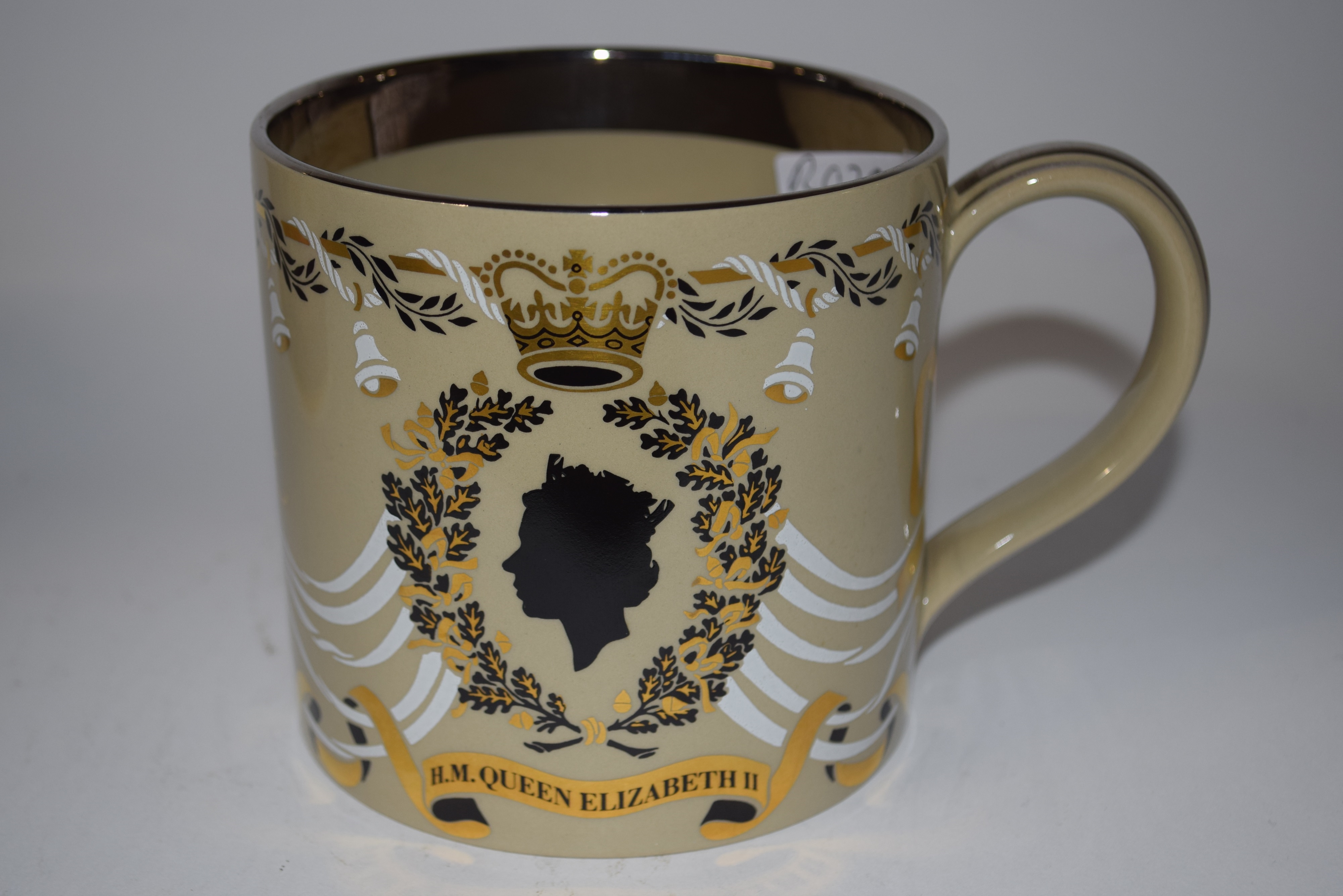 Queen Elizabeth | A Wedgwood commemorative Queen Elizabeth mug to ...