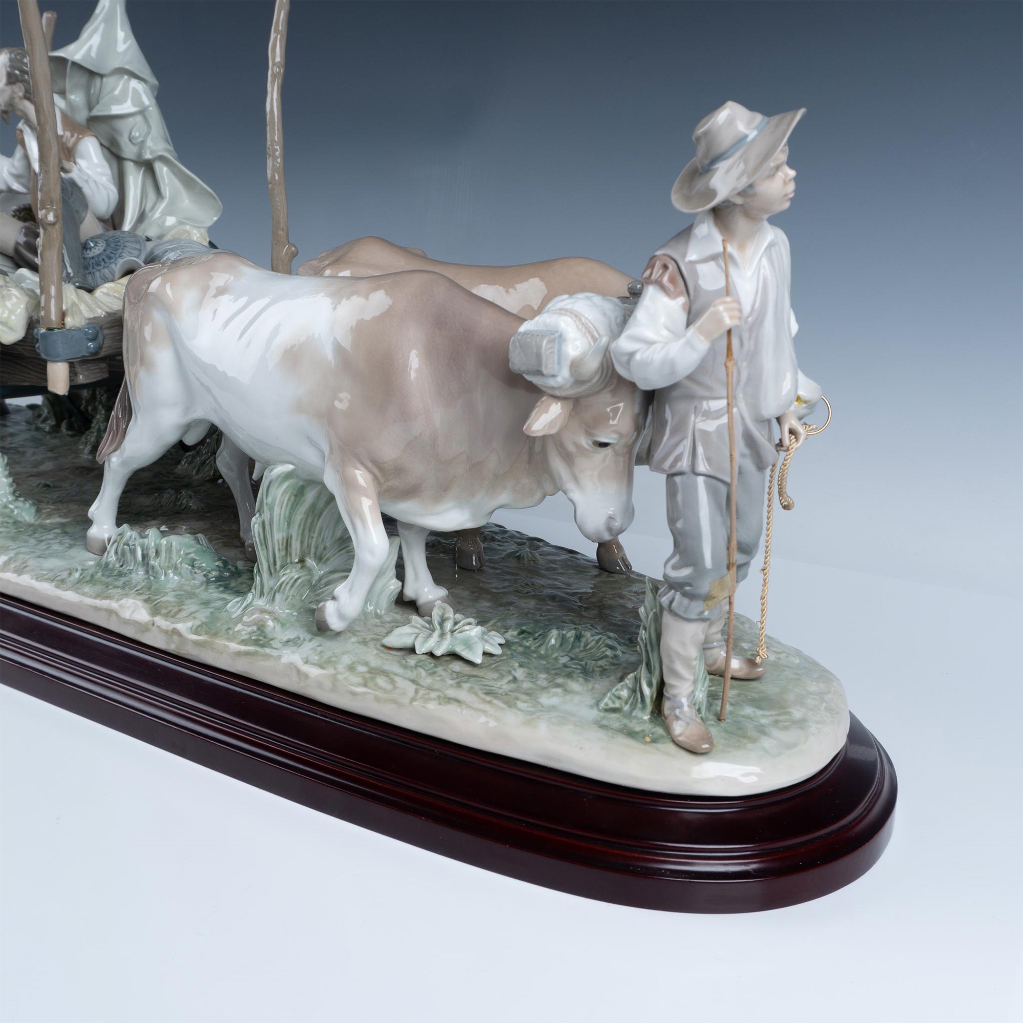 Salvador Furio | Lladro Porcelain Figurine, Return to La Mancha ...