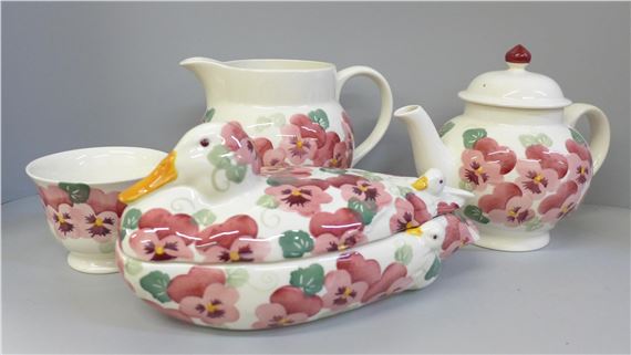 Emma Bridgewater | A collection of Emma Bridgewater pottery | MutualArt
