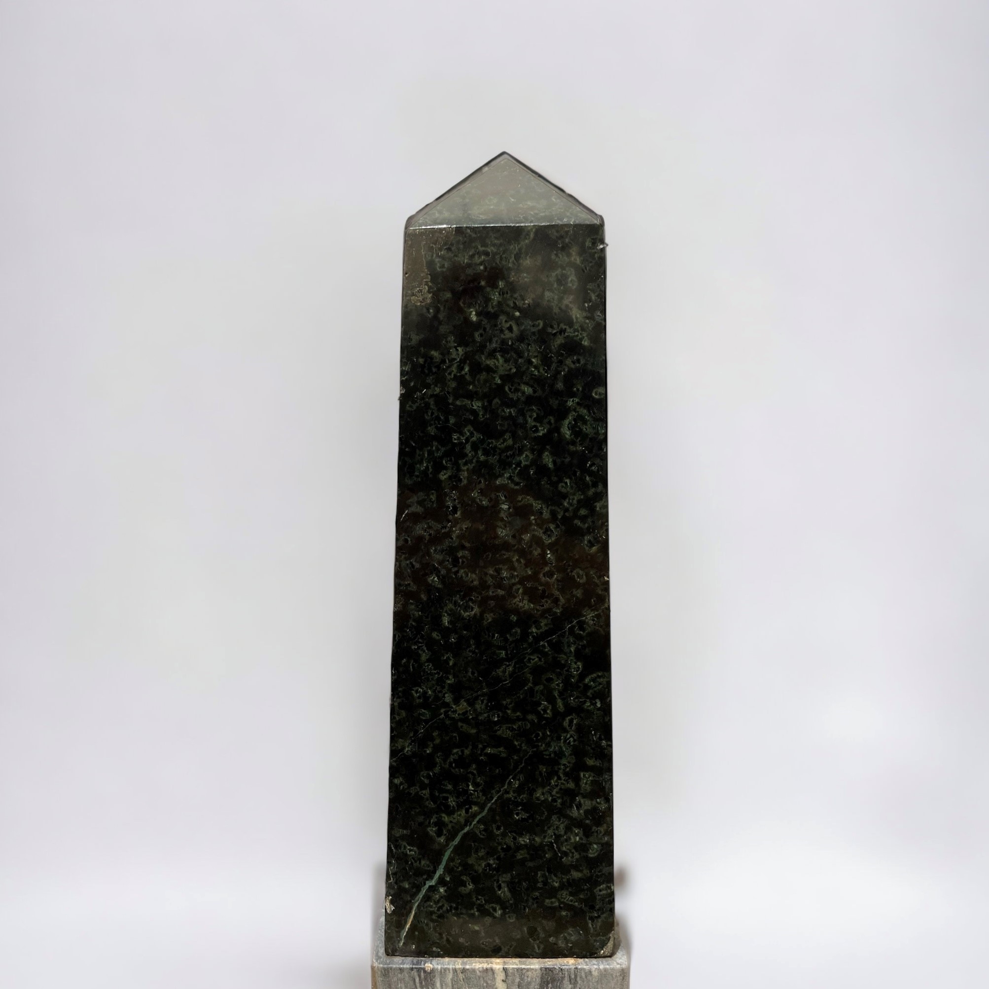 French School, 20th Century | Coppia di obelischi | MutualArt