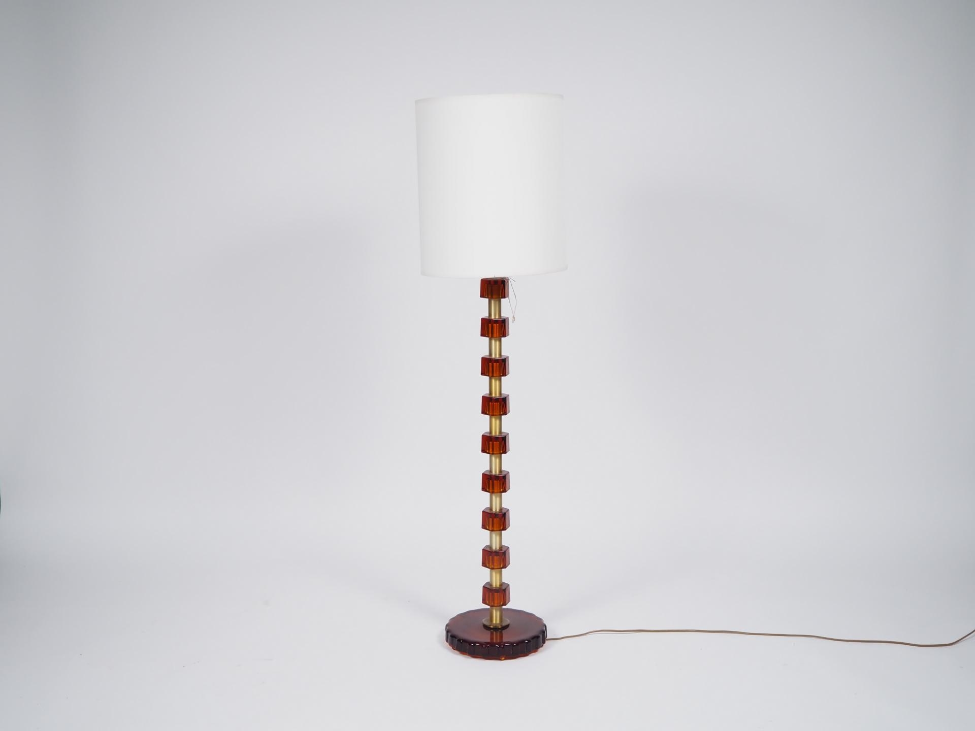 Carl Fagerlund | Carl FAGERLUND Lampadaire années 60 en laiton et verre ...