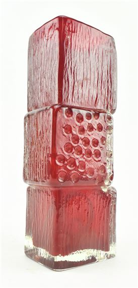 Geoffrey Baxter | RUBY DRUNKEN BRICKLAYER VASE (1960s) | MutualArt