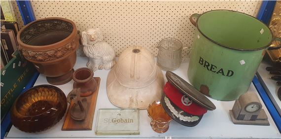 Staffordshire | A SHELF LOT OF SUNDRY ITEMS | MutualArt