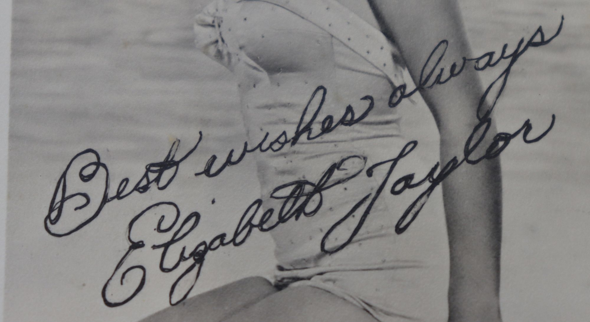 Elizabeth Taylor | Elizabeth Taylor Autographed Photograph (27) | MutualArt