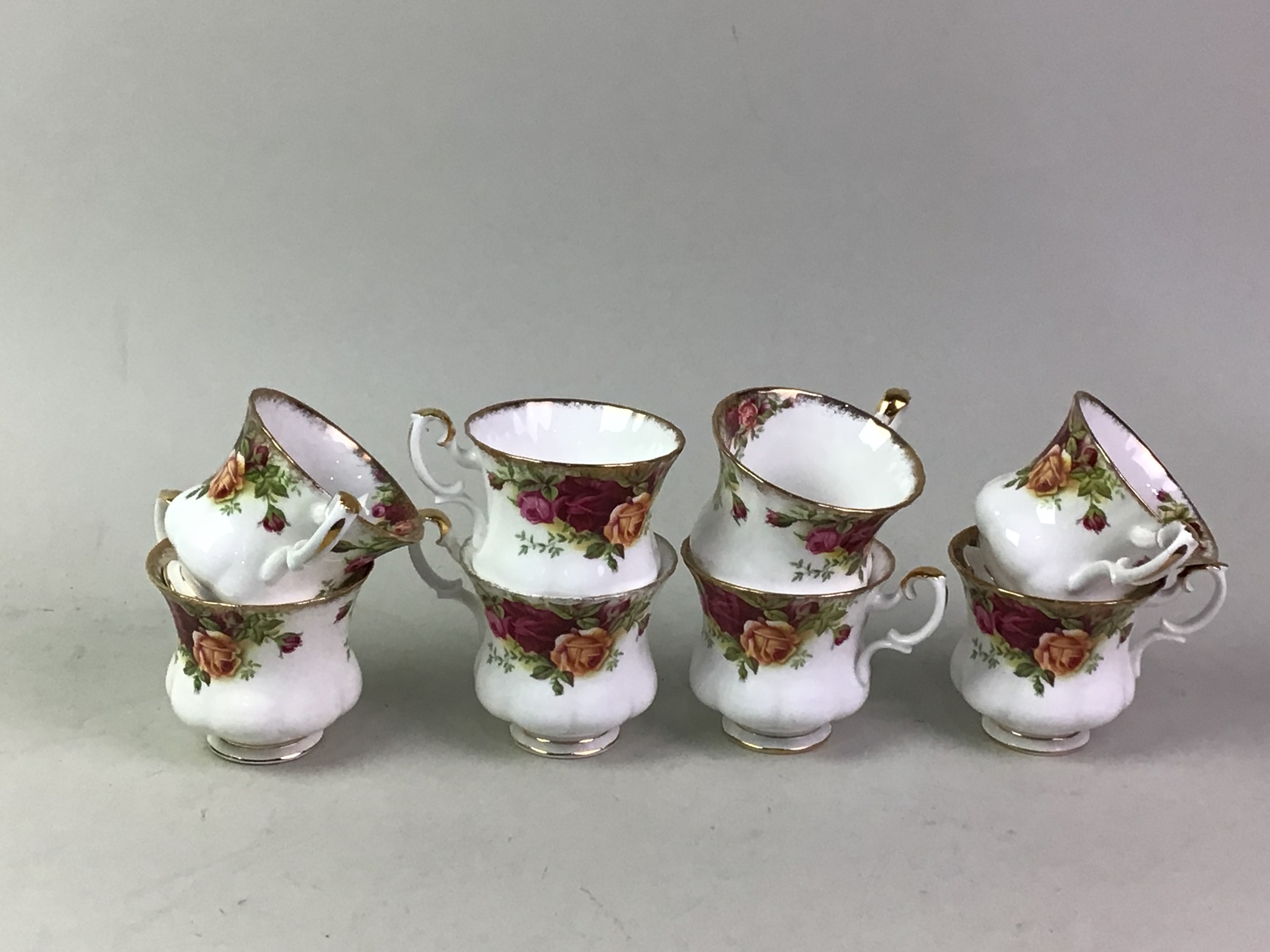 Royal Albert | OLD COUNTRY ROSES PATTERN | MutualArt
