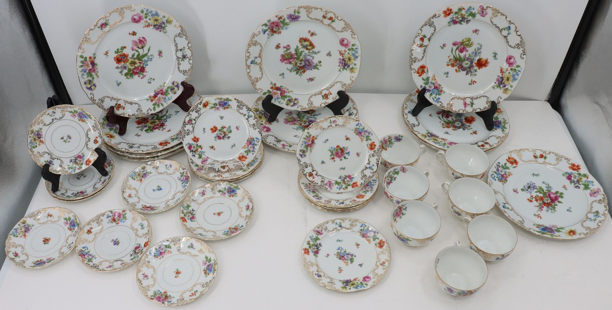 Victoria | Set of (35) Victoria Czech Porcelain Dinnerware | MutualArt