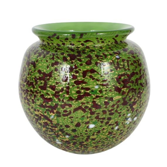 Loretta Yang | Loretta Yang (b.1952) Taiwan, Art Glass Vase | MutualArt