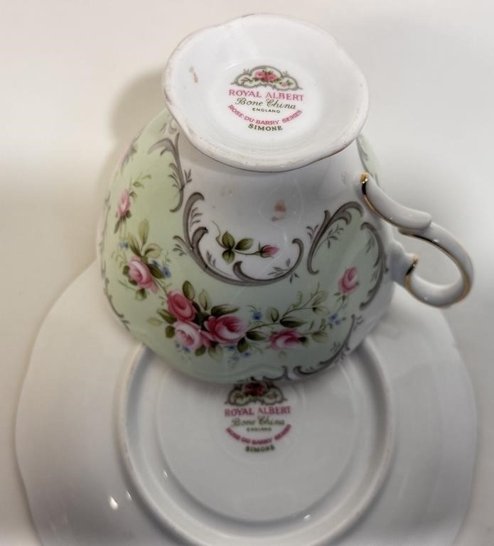 Royal Albert | PRETTY ROYAL ALBERT SIMONE CUP & SAUCER | MutualArt