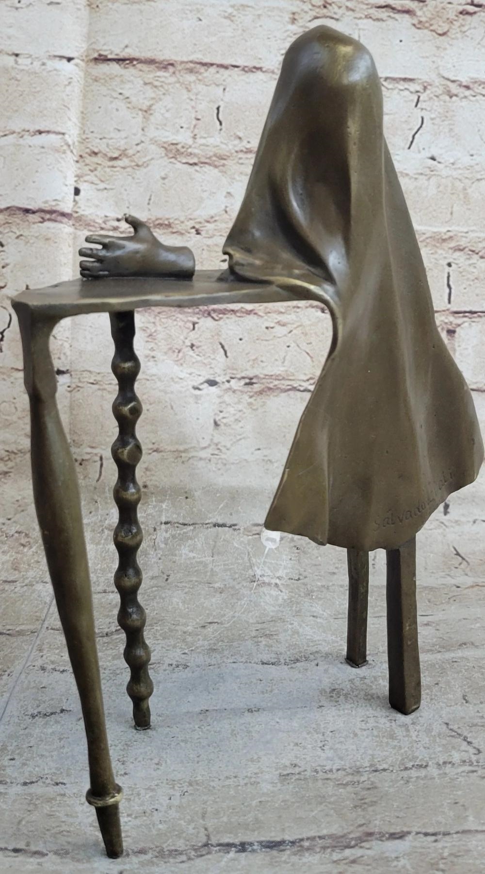 Salvador Dalí | DISEMBODIED HEAD FLOATING OVER TABLE - SCARY SURREALIST ...