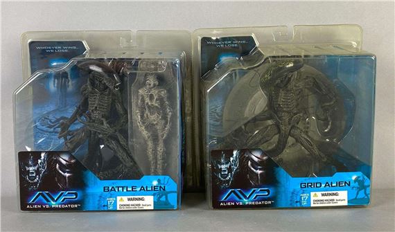 J. Macfarlane | Group of 2 McFarlane Toys Alien vs Predator Action ...