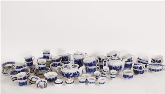 Arthur Percy | 913 Servisdelar | MutualArt