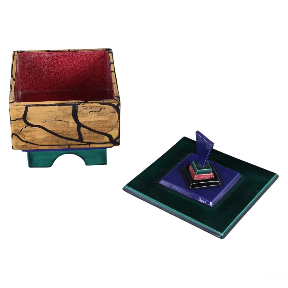Masuo Ojima | Masuo Ojima b.1949 Modern Studio Art Pottery Box | MutualArt