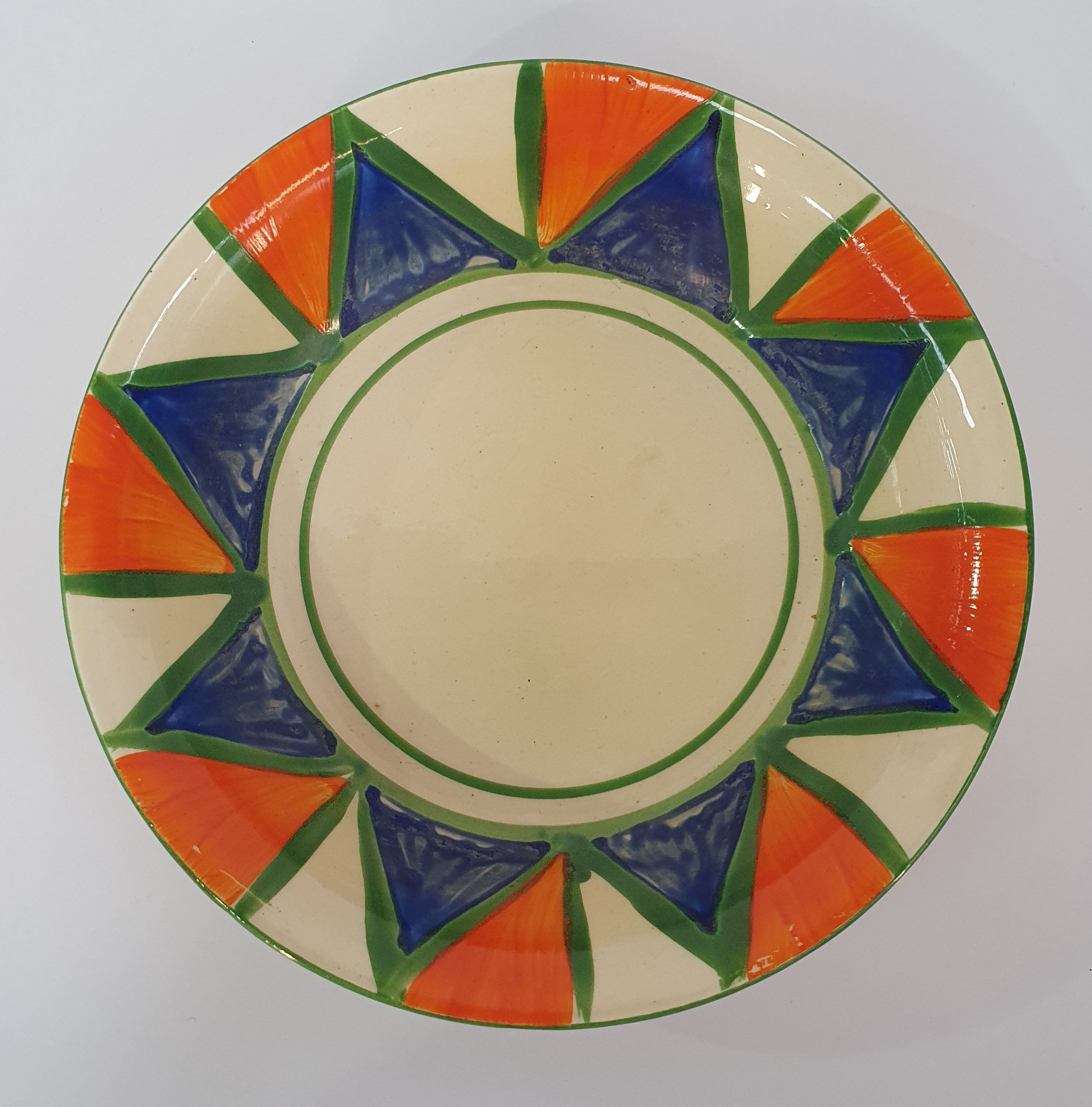 Clarice Cliff | A CLARICE CLIFF BIZARRE BOWL (Circa 1927) | MutualArt