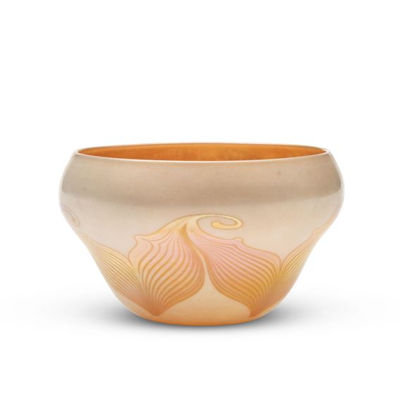 Quezal Art Glass & Decorating Co. | QUEZAL PULLED-FEATHER BOWL | MutualArt