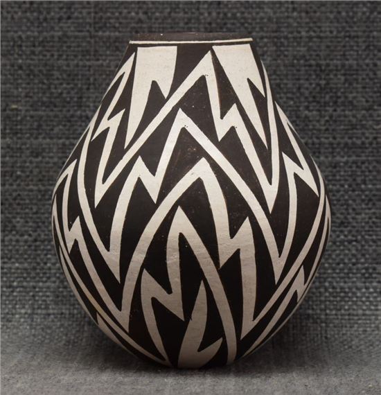 Lucy M. Lewis | ACOMA POTTERY VASE (1960) | MutualArt