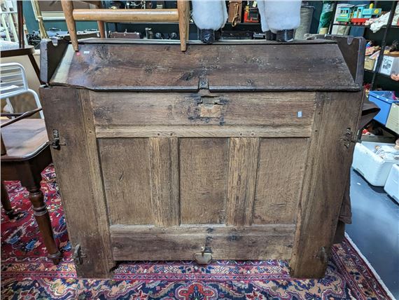 Unknown | RARE 17TH CENTURY OAK MEAL ARK (17th Century) | MutualArt