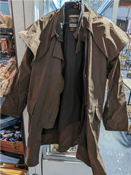 Large | DRIZA BONE AUSTRALIAN SHORT COAT | MutualArt