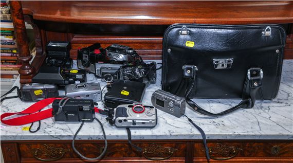 Large | A Selection of Vintage Cameras | MutualArt