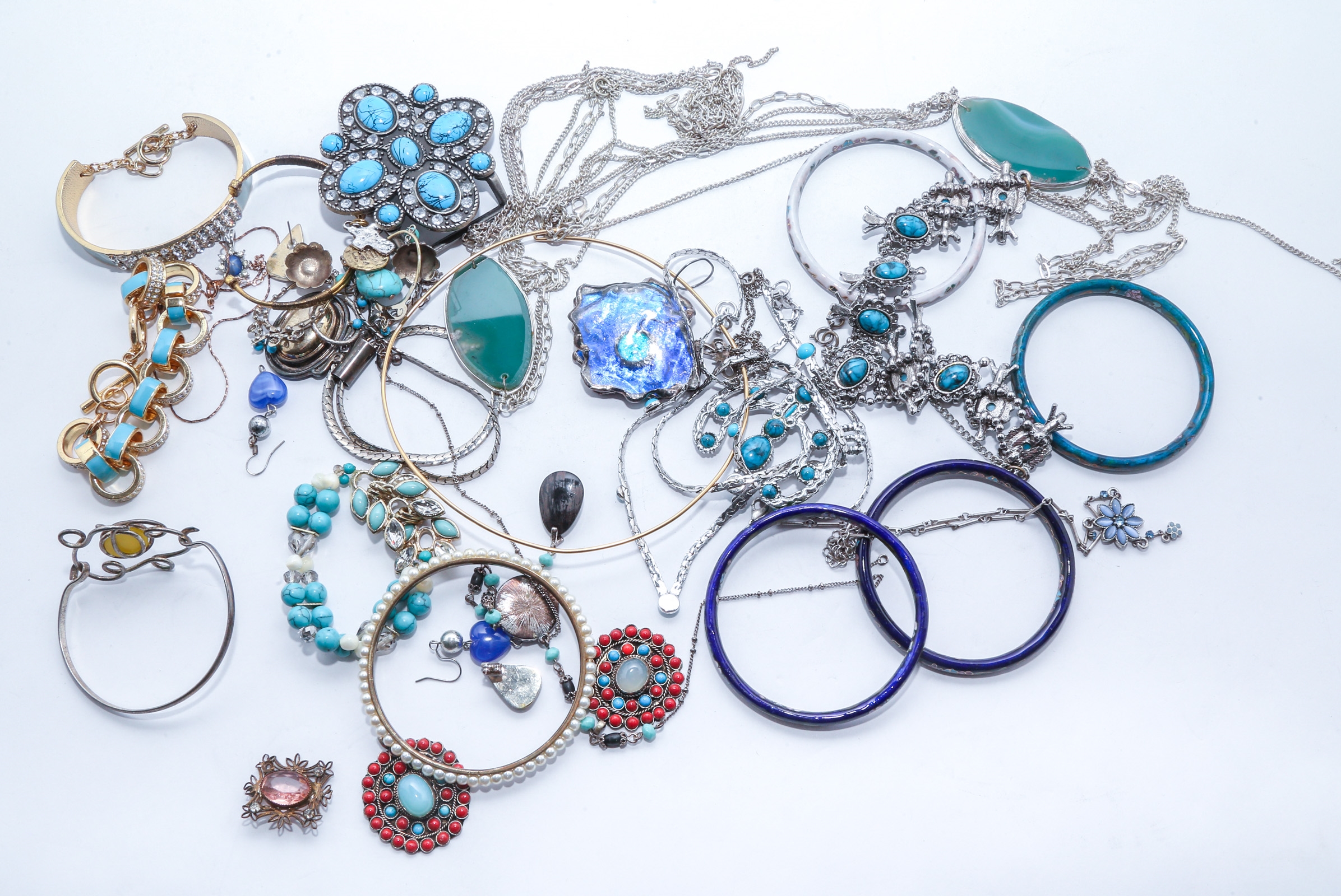 Jewelry | A Collection of Fashion Jewelry | MutualArt