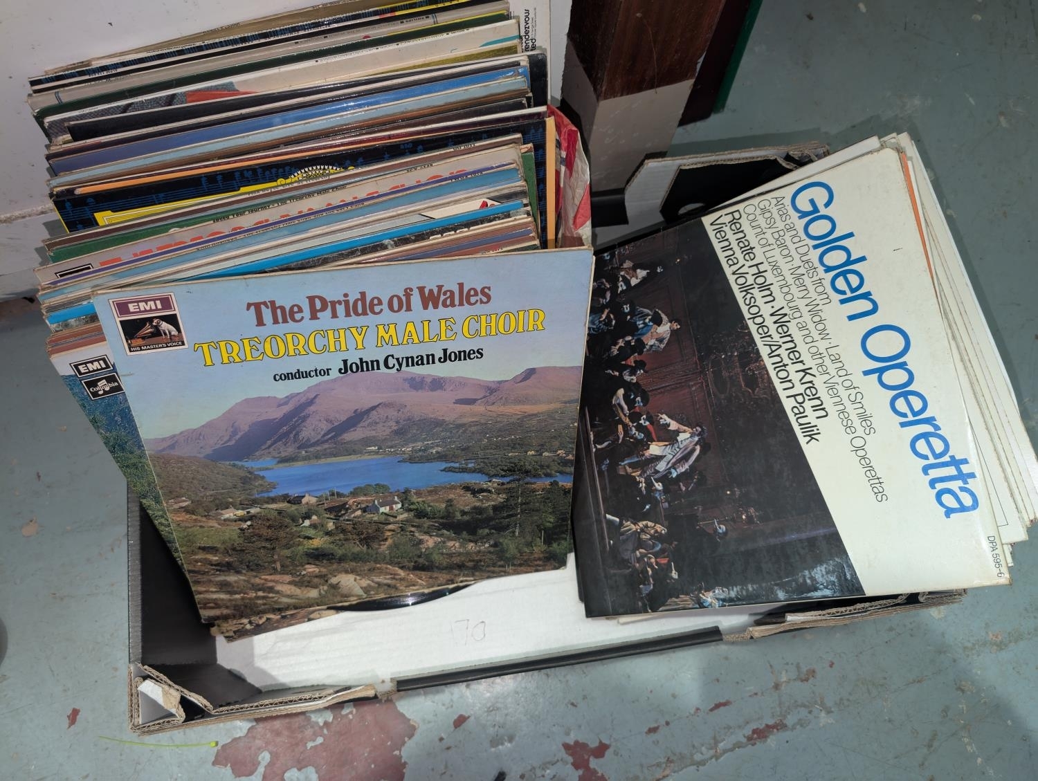 Large | A large collection of vintage classical records | MutualArt