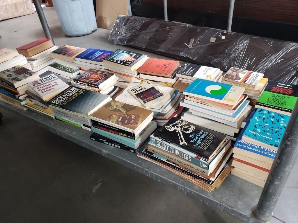 Large | Large collection of books | MutualArt