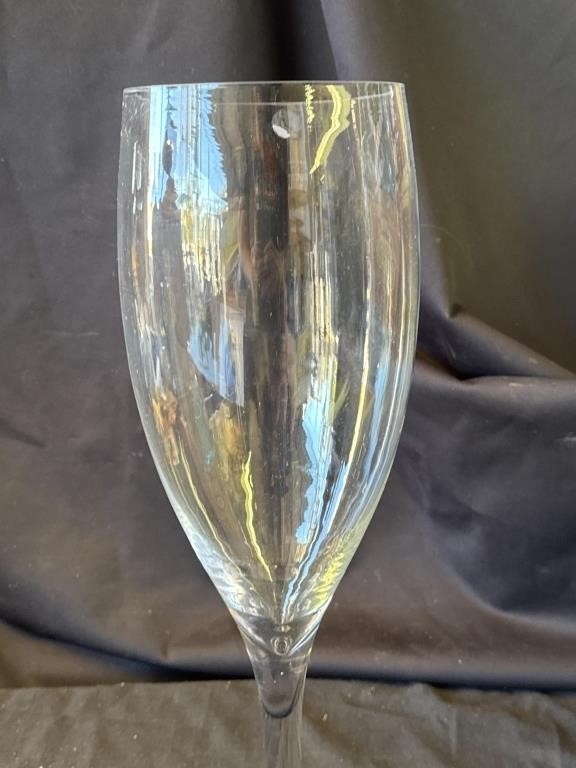 Large | Large tall wine glass | MutualArt