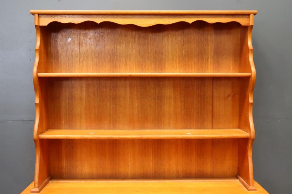 Hutch | RETRO TASMANIAN OAK HUTCH | MutualArt