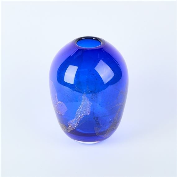 Garry Nash | A Garry Nash Gold Leaf Ware Vase Signed '95 | MutualArt