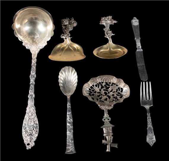 Peter & Ann Bateman | 6) ASSORTED SILVER SERVING ITEMS | MutualArt