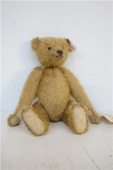 Steiff | Steiff teddy bear with tags | MutualArt