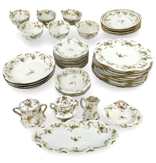Limoges School, 18th Century | 40pc Theodore Haviland Limoges Dinner ...