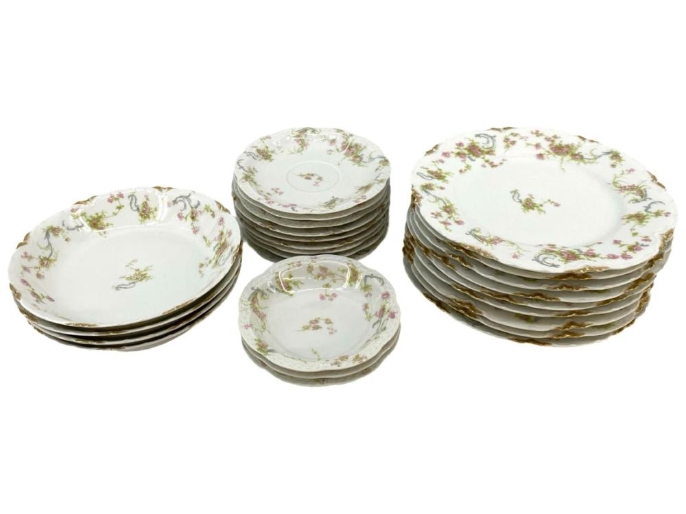 Limoges School, 18th Century | 40pc Theodore Haviland Limoges Dinner ...